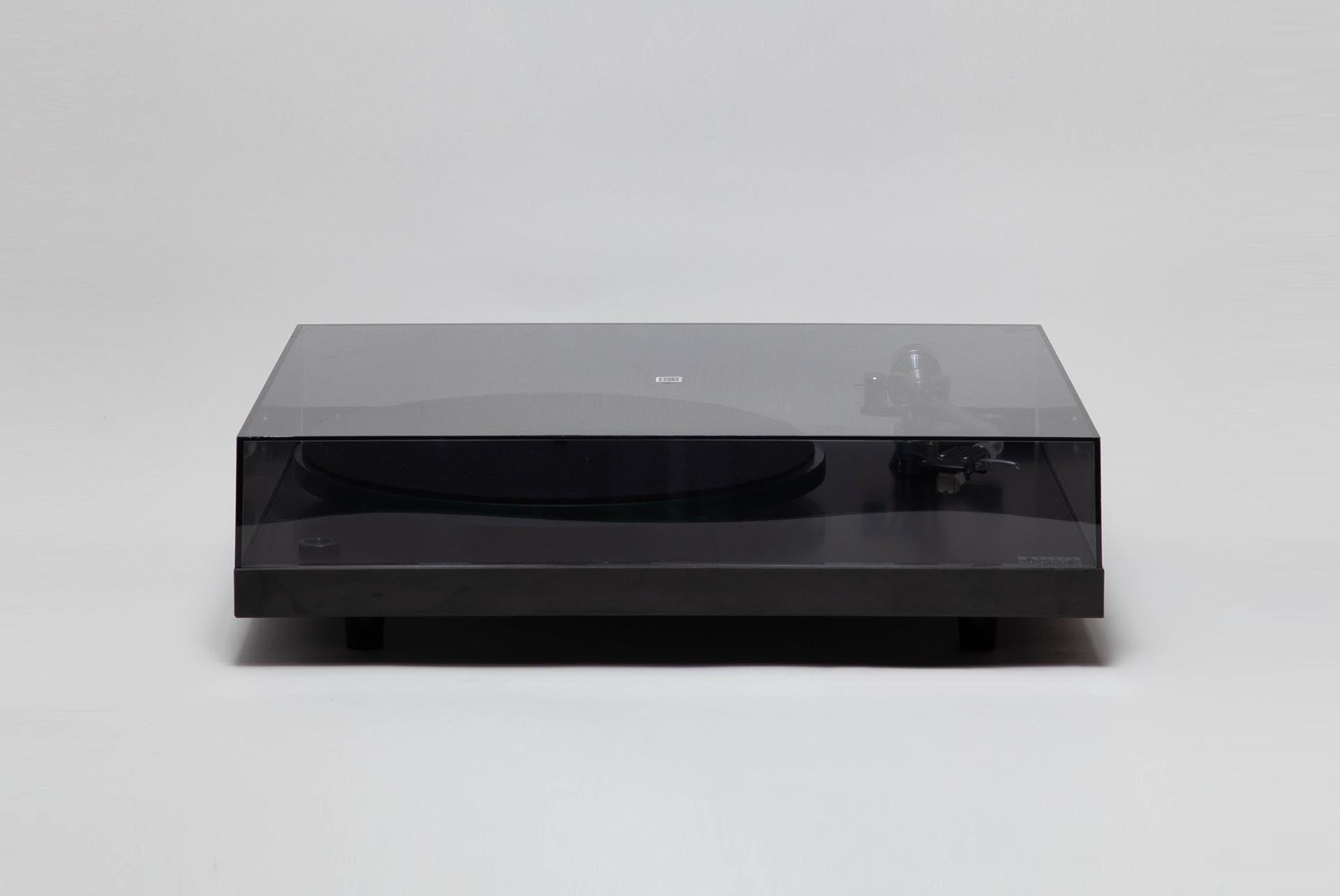 Rega Planar 3 - Record player | HARK