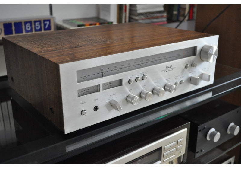 Akai AA-1040 - Stereo Receiver - 1976 | HARK
