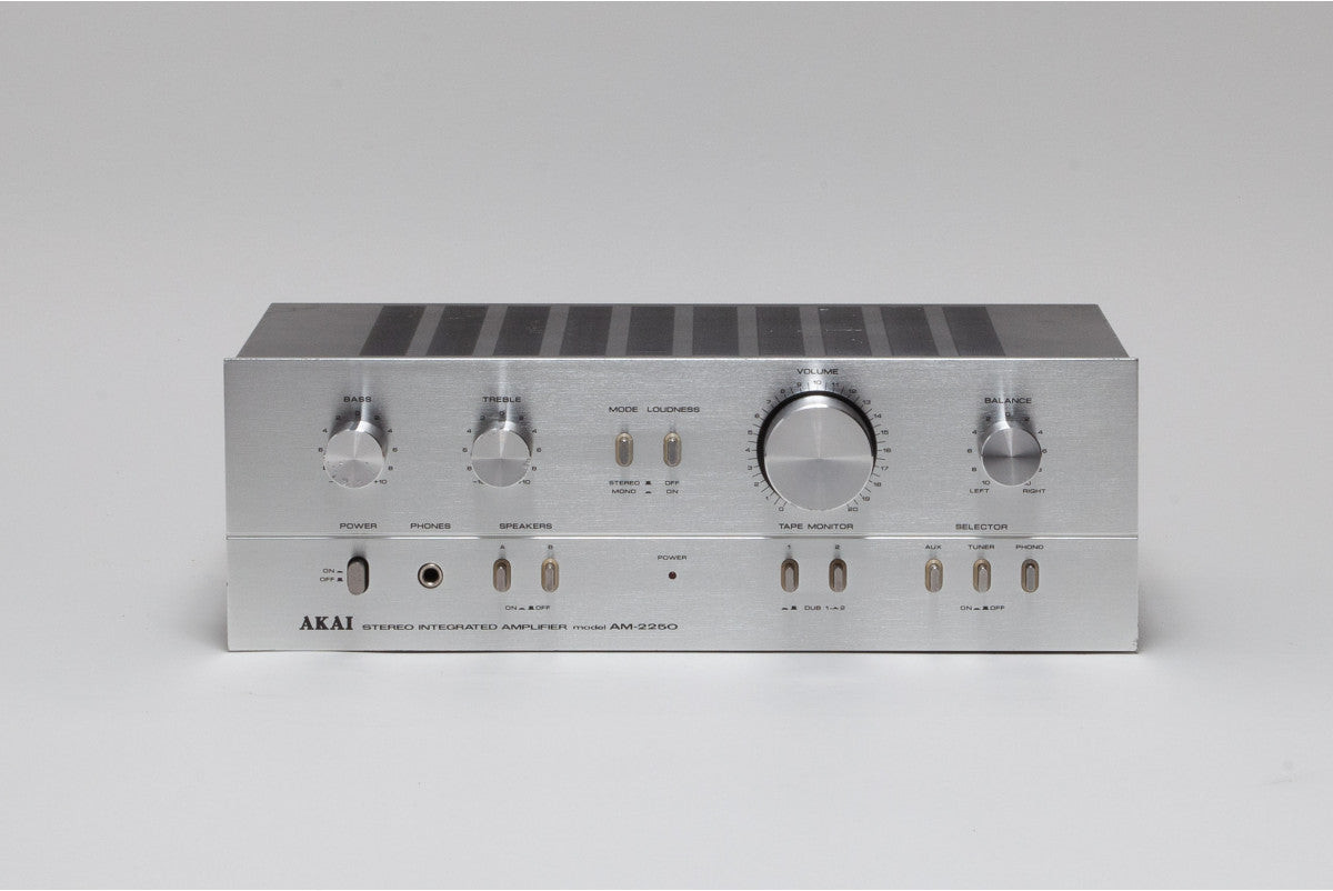 Akai AM-2250